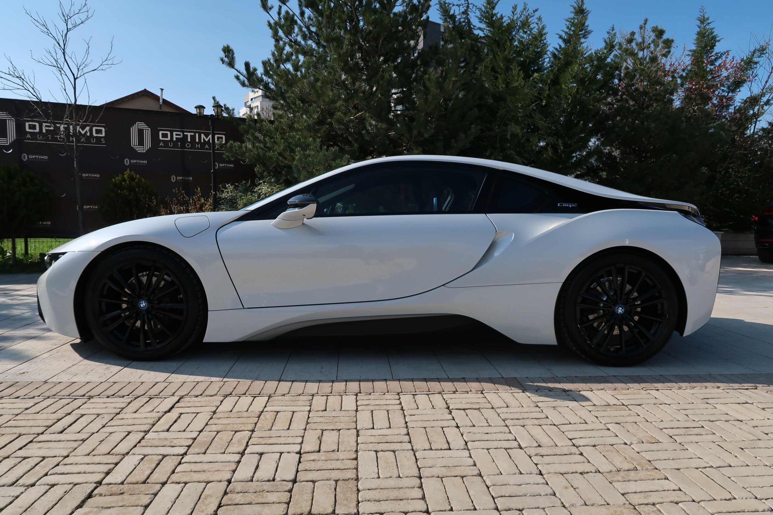 2020 BMW i8 - Optimo Autohaus