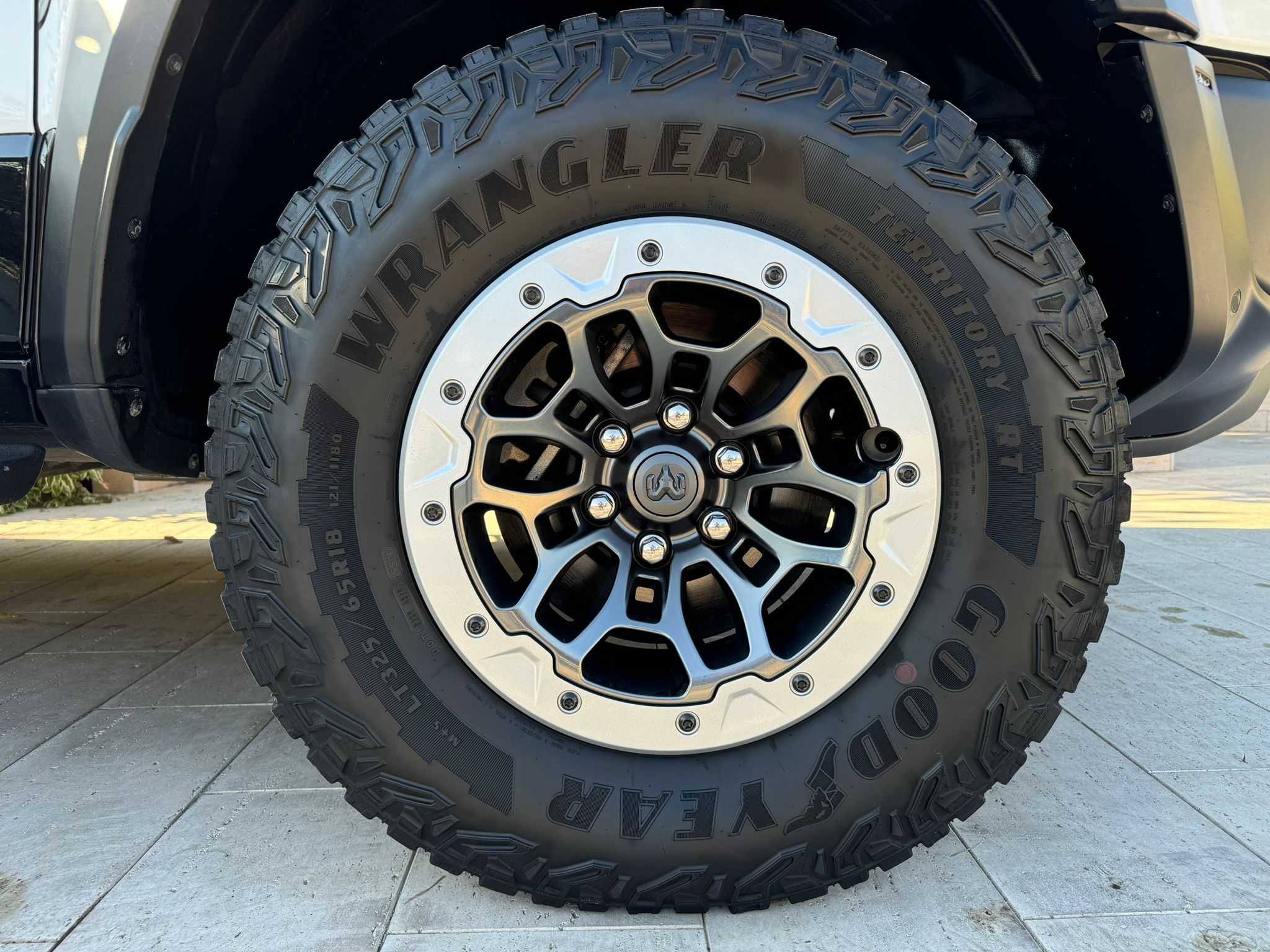 2022 Dodge RAM 1500 TRX 6.2 HEMI V8 engine with supercharging 702hp ...